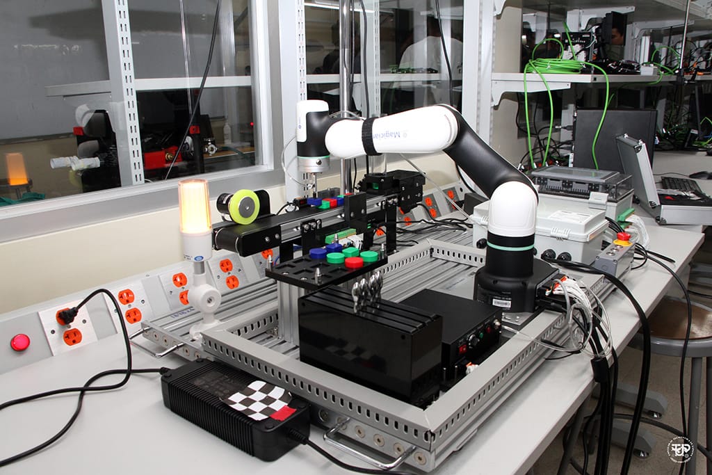 UTP inaugura cuatro nuevos laboratorios - Tu Carrera